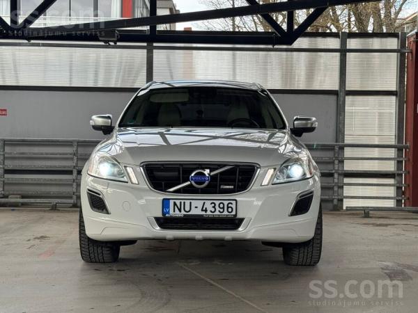 Balts Volvo XC60 2012 Rīga, ar dzinēja tilpumu 2.40 L un nobraukumu 299 tūkst. km par 10290 €, foto 2 vietnē AUTOMOTO.COM.LV