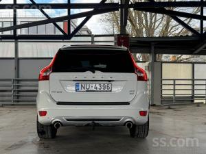 Balts Volvo XC60 2012 Rīga, ar dzinēja tilpumu 2.40 L un nobraukumu 299 tūkst. km par 10290 €, foto 8 vietnē AUTOMOTO.COM.LV