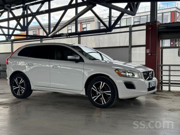 Balts Volvo XC60 2012 Rīga, ar dzinēja tilpumu 2.40 L un nobraukumu 299 tūkst. km par 10290 €, foto 8 vietnē AUTOMOTO.COM.LV