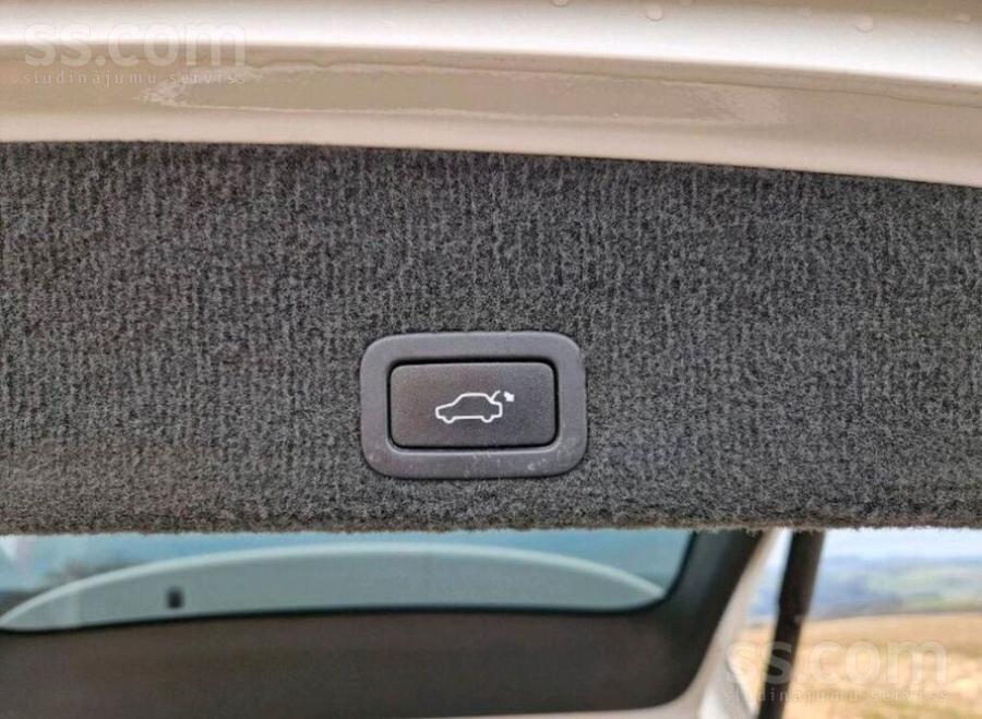 Balts Volvo XC60 2012 Rīga, ar dzinēja tilpumu 2.40 L un nobraukumu 299 tūkst. km par 10290 €, foto 20 vietnē AUTOMOTO.COM.LV