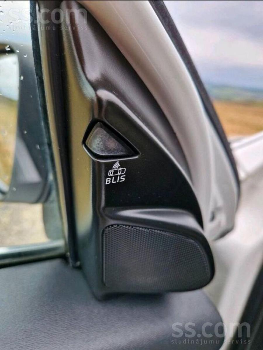 Balts Volvo XC60 2012 Rīga, ar dzinēja tilpumu 2.40 L un nobraukumu 299 tūkst. km par 10290 €, foto 21 vietnē AUTOMOTO.COM.LV