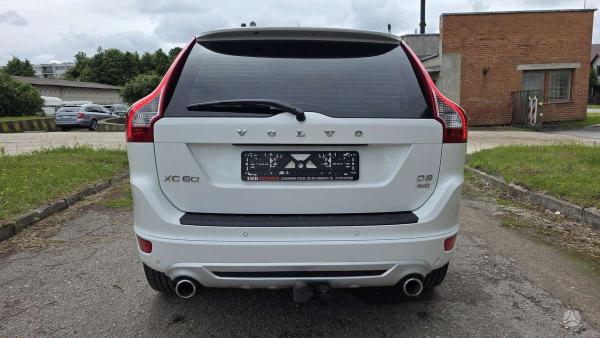 Balts Volvo XC60 2012 Šauļi, ar dzinēja tilpumu 2.40 L un nobraukumu 286 tūkst. km par 9250 €, foto 4 vietnē AUTOMOTO.COM.LV