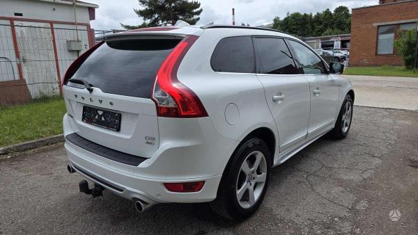 Balts Volvo XC60 2012 Šauļi, ar dzinēja tilpumu 2.40 L un nobraukumu 286 tūkst. km par 9250 €, foto 5 vietnē AUTOMOTO.COM.LV