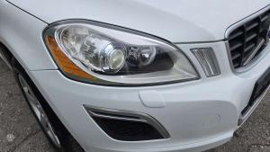 White Volvo XC60 2012 in Siauliai, with an engine capacity of 2.40 L and mileage of 286 thousand km for 9250 €, photo 12 on AUTOMOTO.COM.LV