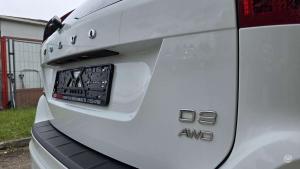 White Volvo XC60 2012 in Siauliai, with an engine capacity of 2.40 L and mileage of 286 thousand km for 9250 €, photo 19 on AUTOMOTO.COM.LV