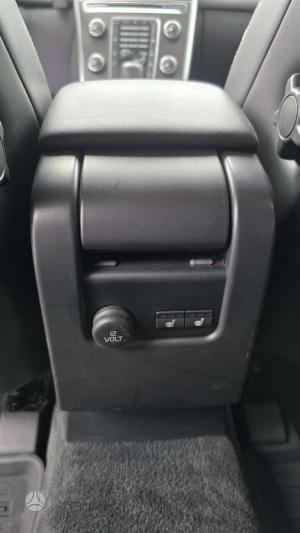 White Volvo XC60 2012 in Siauliai, with an engine capacity of 2.40 L and mileage of 286 thousand km for 9250 €, photo 32 on AUTOMOTO.COM.LV