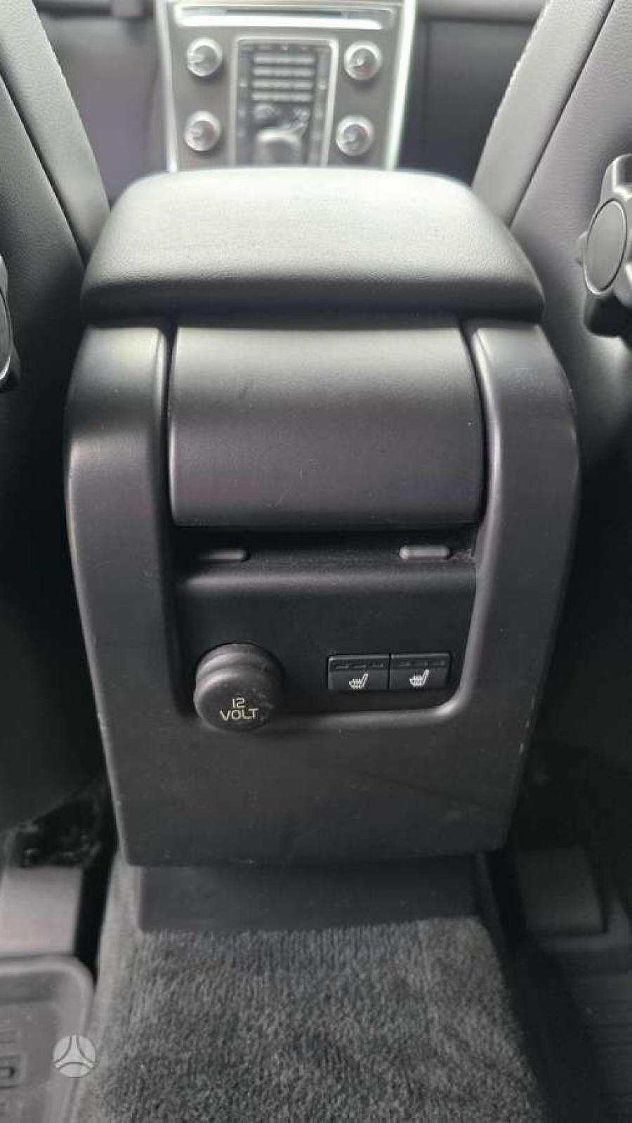 White Volvo XC60 2012 in Siauliai, with an engine capacity of 2.40 L and mileage of 286 thousand km for 9250 €, photo 32 on AUTOMOTO.COM.LV