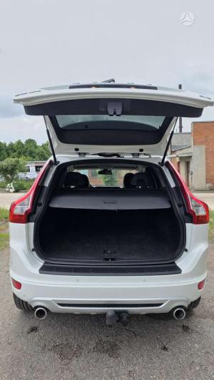 White Volvo XC60 2012 in Siauliai, with an engine capacity of 2.40 L and mileage of 286 thousand km for 9250 €, photo 34 on AUTOMOTO.COM.LV