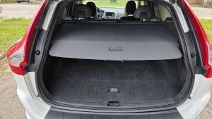 White Volvo XC60 2012 in Siauliai, with an engine capacity of 2.40 L and mileage of 286 thousand km for 9250 €, photo 35 on AUTOMOTO.COM.LV