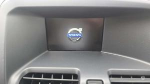 White Volvo XC60 2012 in Siauliai, with an engine capacity of 2.40 L and mileage of 286 thousand km for 9250 €, photo 43 on AUTOMOTO.COM.LV