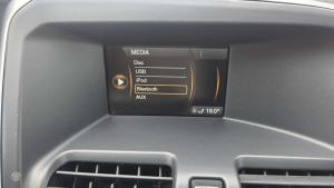 White Volvo XC60 2012 in Siauliai, with an engine capacity of 2.40 L and mileage of 286 thousand km for 9250 €, photo 45 on AUTOMOTO.COM.LV