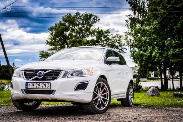 Balts Volvo XC60 2012 Širvintos, ar dzinēja tilpumu 2.40 L un nobraukumu 311 tūkst. km par 10500 €, foto 2 vietnē AUTOMOTO.COM.LV