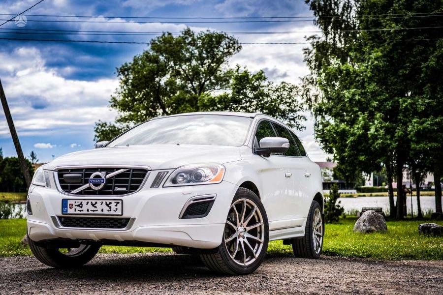 White Volvo XC60 2012 in Sirvintos, with an engine capacity of 2.40 L and mileage of 311 thousand km for 10500 €, photo 3 on AUTOMOTO.COM.LV