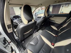 White Volvo XC60 2012 in Sirvintos, with an engine capacity of 2.40 L and mileage of 311 thousand km for 10500 €, photo 19 on AUTOMOTO.COM.LV