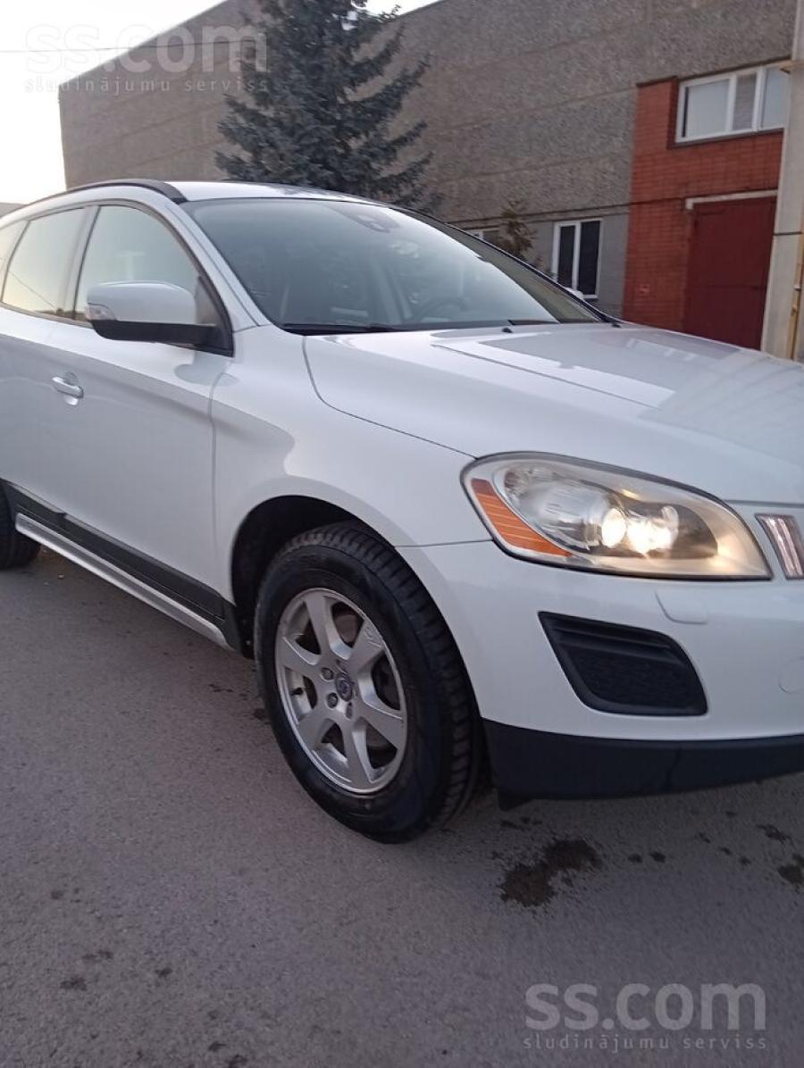Balts Volvo XC60 2012 Jelgava, ar dzinēja tilpumu 2.40 L un nobraukumu 254 tūkst. km par 8880 €, foto 4 vietnē AUTOMOTO.COM.LV
