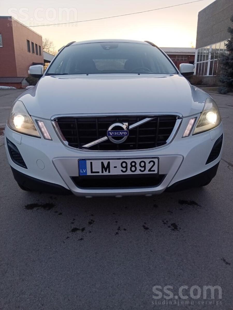 Balts Volvo XC60 2012 Jelgava, ar dzinēja tilpumu 2.40 L un nobraukumu 254 tūkst. km par 8880 €, foto 7 vietnē AUTOMOTO.COM.LV