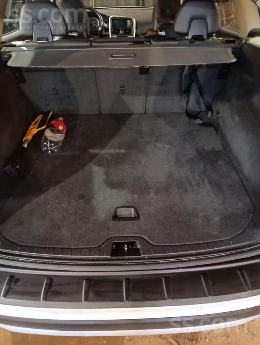 Balts Volvo XC60 2012 Jelgava, ar dzinēja tilpumu 2.40 L un nobraukumu 254 tūkst. km par 8880 €, foto 11 vietnē AUTOMOTO.COM.LV