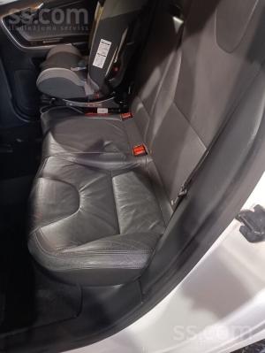 Balts Volvo XC60 2012 Jelgava, ar dzinēja tilpumu 2.40 L un nobraukumu 254 tūkst. km par 8880 €, foto 14 vietnē AUTOMOTO.COM.LV