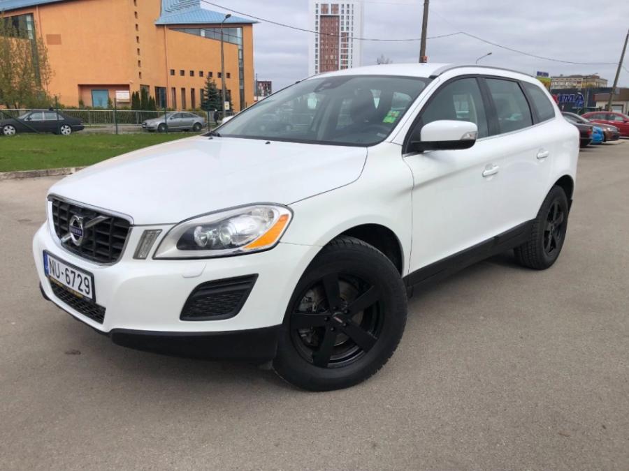 White Volvo XC60 2012 in Riga, with an engine capacity of 2.40 L and mileage of 189 thousand km for 12450 €, photo 1 on AUTOMOTO.COM.LV