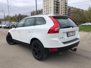 White Volvo XC60 2012 in Riga, with an engine capacity of 2.40 L and mileage of 189 thousand km for 12450 €, photo 3 on AUTOMOTO.COM.LV