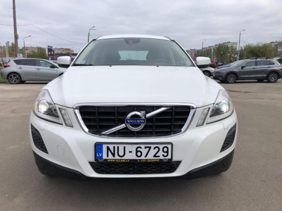 White Volvo XC60 2012 in Riga, with an engine capacity of 2.40 L and mileage of 189 thousand km for 12450 €, photo 6 on AUTOMOTO.COM.LV