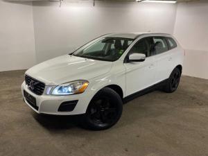 White Volvo XC60 2012 in Riga, with an engine capacity of 2.40 L and mileage of 189 thousand km for 12450 €, photo 8 on AUTOMOTO.COM.LV