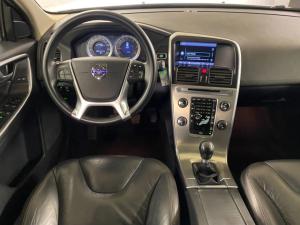 White Volvo XC60 2012 in Riga, with an engine capacity of 2.40 L and mileage of 189 thousand km for 12450 €, photo 12 on AUTOMOTO.COM.LV
