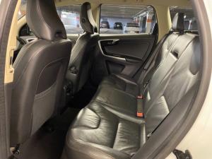 White Volvo XC60 2012 in Riga, with an engine capacity of 2.40 L and mileage of 189 thousand km for 12450 €, photo 15 on AUTOMOTO.COM.LV