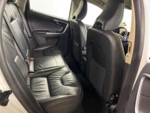 White Volvo XC60 2012 in Riga, with an engine capacity of 2.40 L and mileage of 189 thousand km for 12450 €, photo 16 on AUTOMOTO.COM.LV