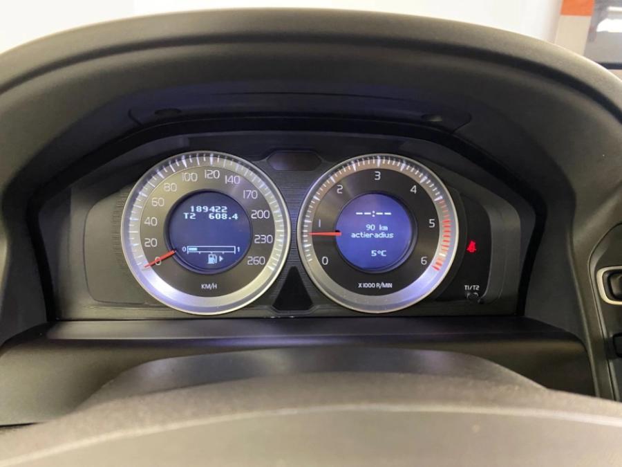 White Volvo XC60 2012 in Riga, with an engine capacity of 2.40 L and mileage of 189 thousand km for 12450 €, photo 22 on AUTOMOTO.COM.LV