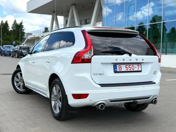 Balts Volvo XC60 2012 Rēzekne, ar dzinēja tilpumu 2.40 L un nobraukumu 253 tūkst. km par 9990 €, foto 4 vietnē AUTOMOTO.COM.LV