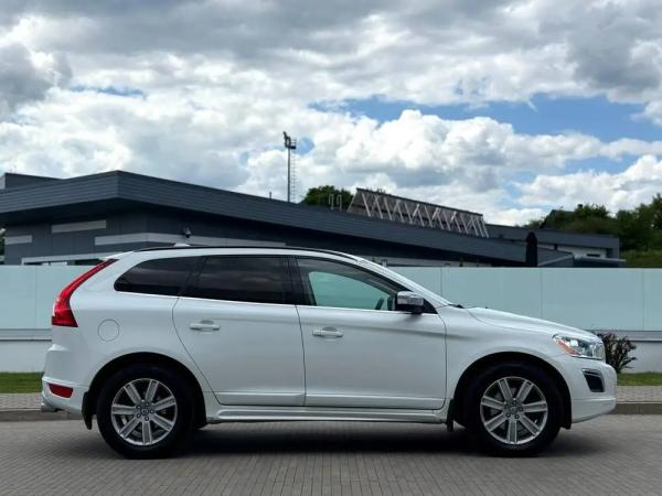 Balts Volvo XC60 2012 Rēzekne, ar dzinēja tilpumu 2.40 L un nobraukumu 253 tūkst. km par 9990 €, foto 6 vietnē AUTOMOTO.COM.LV