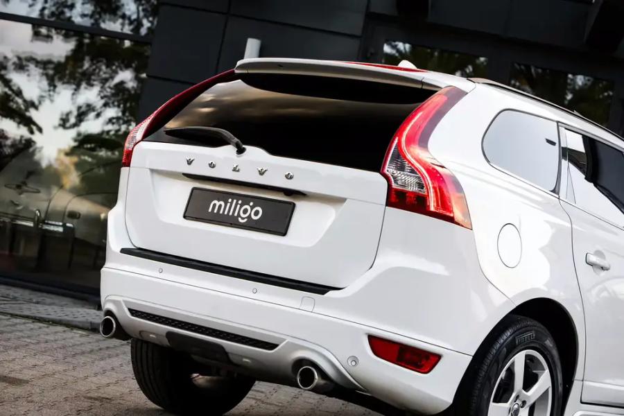 White Volvo XC60 2012 in Jelgava, with an engine capacity of 2.00 L and mileage of 295 thousand km for 9300 €, photo 8 on AUTOMOTO.COM.LV
