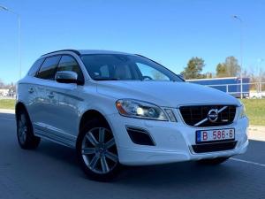 White Volvo XC60 2012 in Rezekne, with an engine capacity of 2.40 L and mileage of 280 thousand km for 10990 €, photo 3 on AUTOMOTO.COM.LV