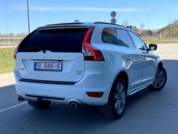 White Volvo XC60 2012 in Rezekne, with an engine capacity of 2.40 L and mileage of 280 thousand km for 10990 €, photo 4 on AUTOMOTO.COM.LV