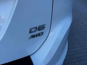 White Volvo XC60 2012 in Rezekne, with an engine capacity of 2.40 L and mileage of 280 thousand km for 10990 €, photo 7 on AUTOMOTO.COM.LV