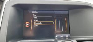 White Volvo XC60 2012 in Riga, with an engine capacity of 2.40 L and mileage of 287 thousand km for 10500 €, photo 32 on AUTOMOTO.COM.LV