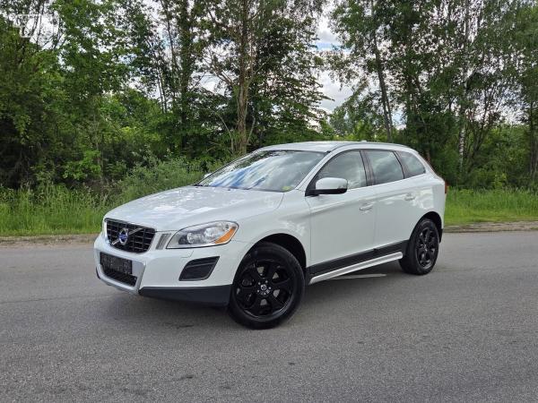 Balts Volvo XC60 2012 Kauņa, ar dzinēja tilpumu 2.40 L un nobraukumu 269 tūkst. km par 8490 €, foto 1 vietnē AUTOMOTO.COM.LV