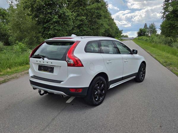 Balts Volvo XC60 2012 Kauņa, ar dzinēja tilpumu 2.40 L un nobraukumu 270 tūkst. km par 8490 €, foto 3 vietnē AUTOMOTO.COM.LV