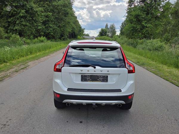 Balts Volvo XC60 2012 Kauņa, ar dzinēja tilpumu 2.40 L un nobraukumu 270 tūkst. km par 8490 €, foto 4 vietnē AUTOMOTO.COM.LV