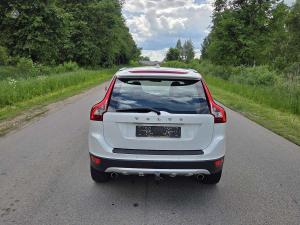 White Volvo XC60 2012 in Kaunas, with an engine capacity of 2.40 L and mileage of 270 thousand km for 8490 €, photo 5 on AUTOMOTO.COM.LV