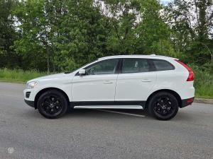 White Volvo XC60 2012 in Kaunas, with an engine capacity of 2.40 L and mileage of 270 thousand km for 8490 €, photo 7 on AUTOMOTO.COM.LV