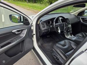 White Volvo XC60 2012 in Kaunas, with an engine capacity of 2.40 L and mileage of 270 thousand km for 8490 €, photo 10 on AUTOMOTO.COM.LV