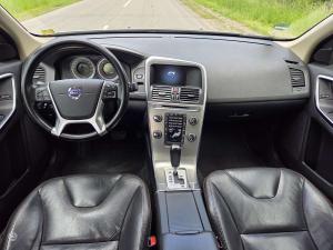 White Volvo XC60 2012 in Kaunas, with an engine capacity of 2.40 L and mileage of 270 thousand km for 8490 €, photo 14 on AUTOMOTO.COM.LV