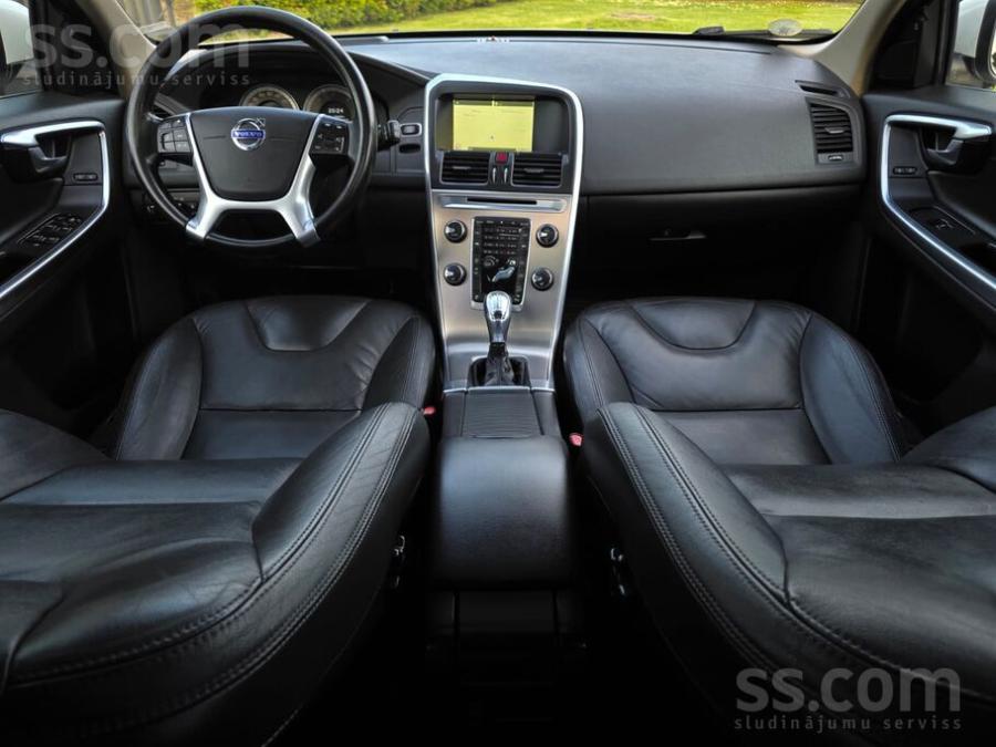 White Volvo XC60 2012 in Riga, with an engine capacity of 2.40 L and mileage of 299 thousand km for 10650 €, photo 21 on AUTOMOTO.COM.LV