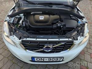 White Volvo XC60 2012 in Riga, with an engine capacity of 2.40 L and mileage of 299 thousand km for 10650 €, photo 30 on AUTOMOTO.COM.LV