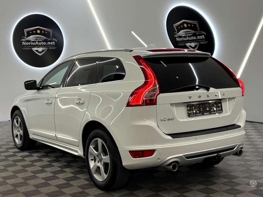 White Volvo XC60 2012 in Marijampole, with an engine capacity of 2.40 L and mileage of 290 thousand km for 10999 €, photo 19 on AUTOMOTO.COM.LV