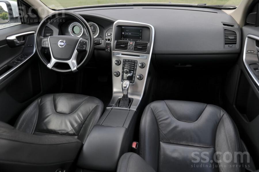 White Volvo XC60 2012 in Riga, with an engine capacity of 2.40 L and mileage of 251 thousand km for 8990 €, photo 7 on AUTOMOTO.COM.LV