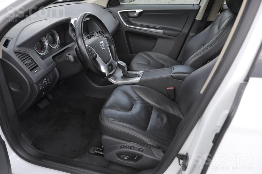White Volvo XC60 2012 in Riga, with an engine capacity of 2.40 L and mileage of 251 thousand km for 8990 €, photo 8 on AUTOMOTO.COM.LV
