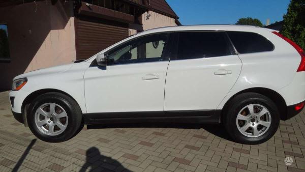 White Volvo XC60 2012 in Joniskis, with an engine capacity of 1.98 L and mileage of 321 thousand km for 8249 €, photo 10 on AUTOMOTO.COM.LV